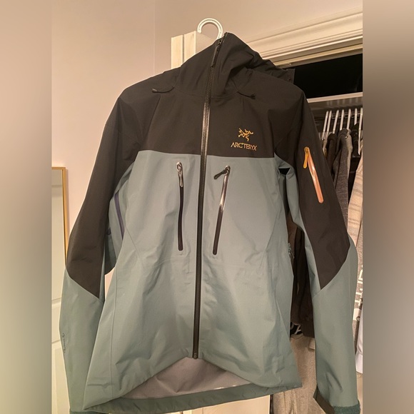 Arc'teryx | Jackets & Coats | Mens Arcteryx Alpha Sv Large Bnwt | Poshmark